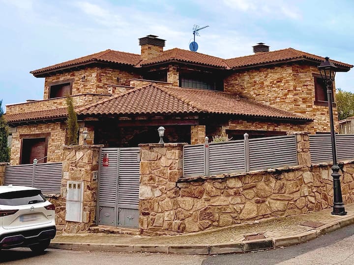 Casa Rosita: Lujo Y Confort Para Grupos - El Molar