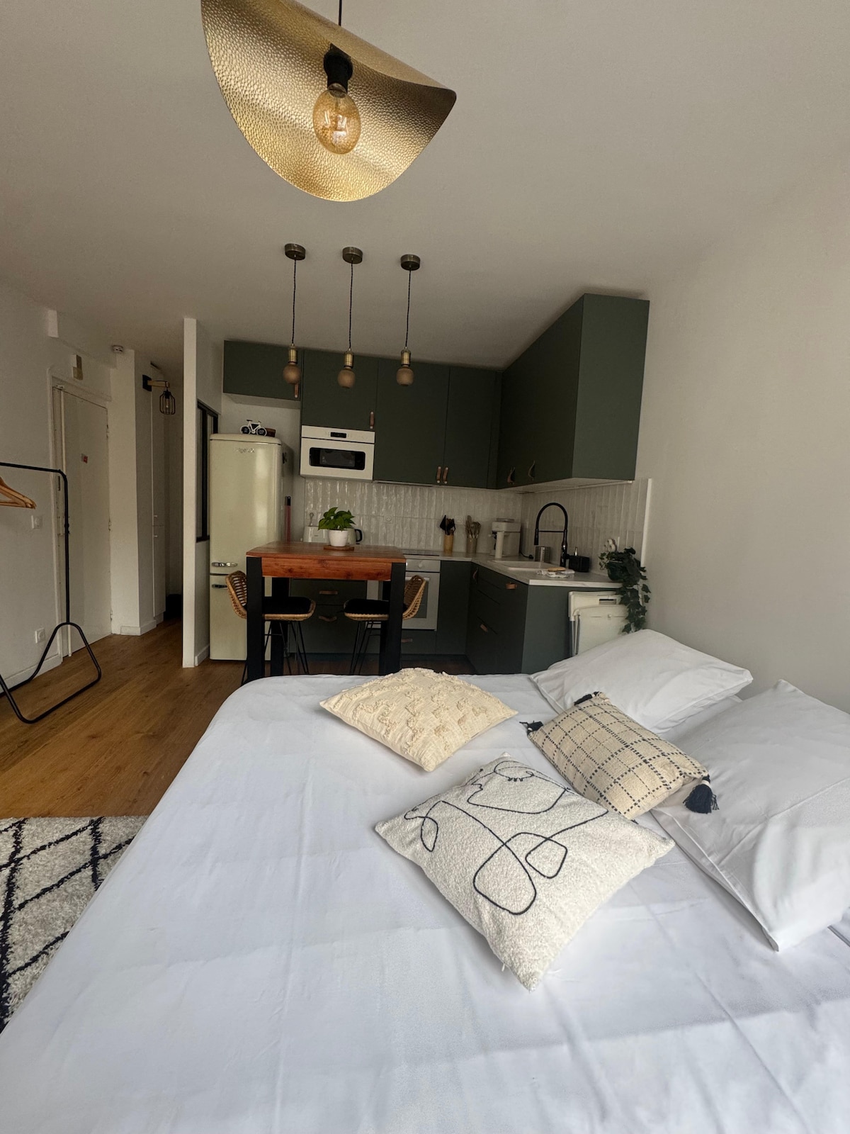 Belleville Studio von A la Parisienne - Wohnungen zur Miete in Paris, Île-de-France, Frankreich ...