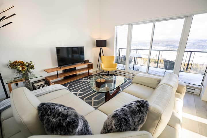 401 - Condo High-end | Vue Incroyable & Piscine - Quebec