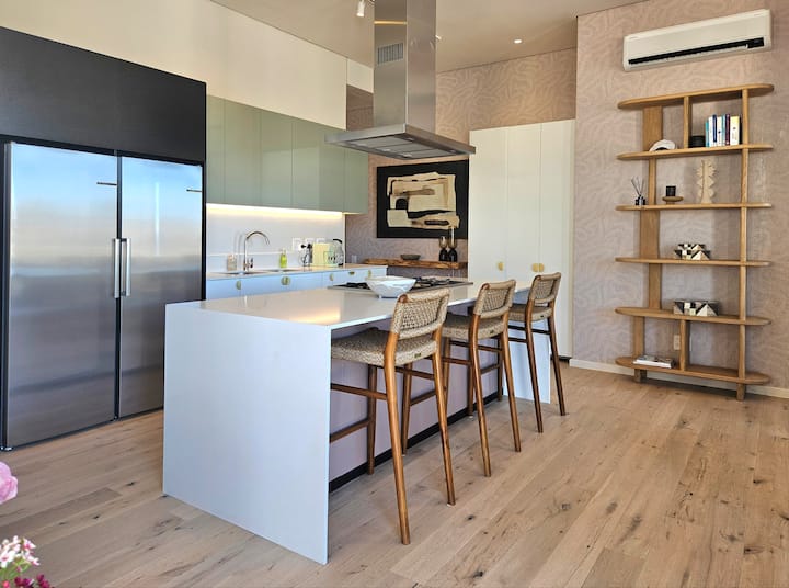 Contemporary Coastal Living Steps From The Ocean - Camps Bay