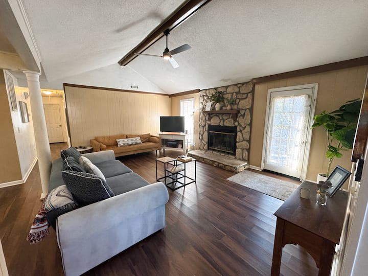 The Family Colonial • Game Room + Cowboy Pool - Summerville, SC