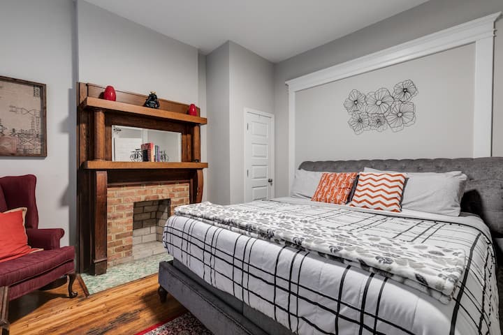 Carytown Nest/king Bed/fully Fenced - Richmond, VA