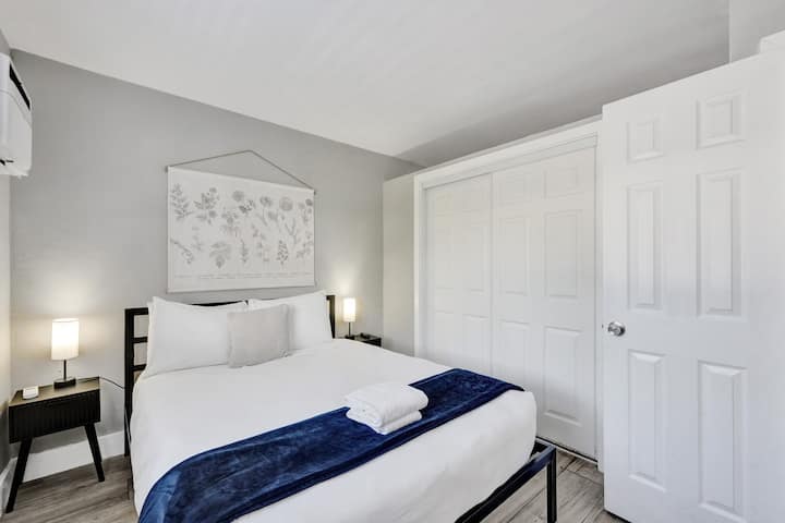 Urban Escape: 1br Near Las Olas W/ Pool - R2 - Fort Lauderdale