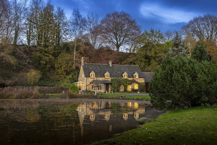 Dog Friendly Holiday Cottage - Brewery Cottage - Moreton-in-Marsh