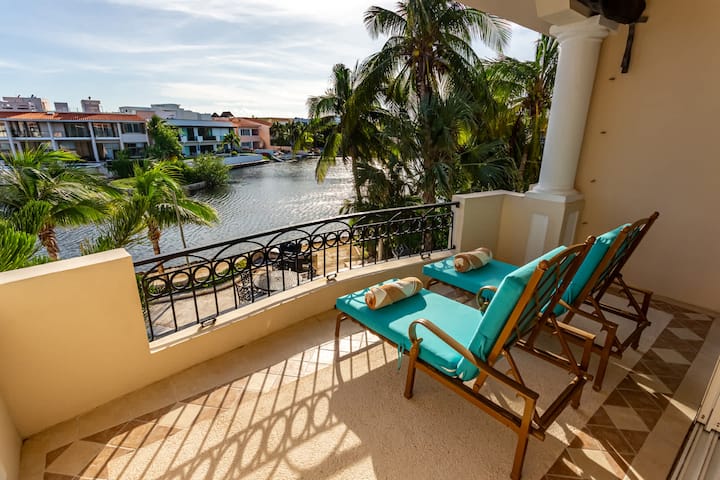 L101 Deluxe Condo With Lagoon Access - Puerto Aventuras