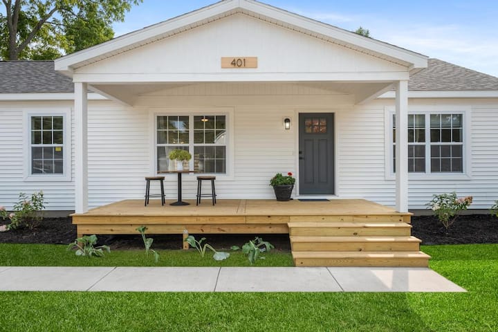 Uptown Retreat On Clark Street - ハーバー・スプリングス, MI