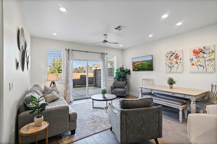 The Show House&nbsp;- *Brand New Listing!* - St. George, UT