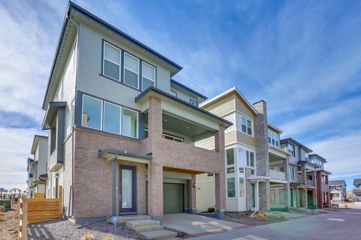 8 Mi To Denver Tech Center: Business-ready Retreat - Centennial, CO