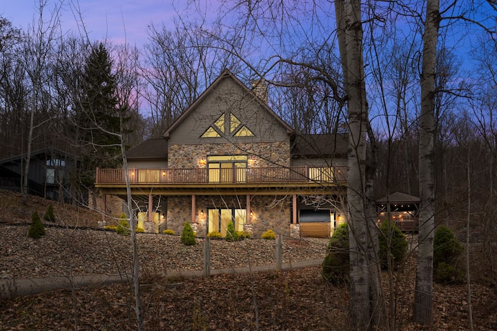 8br • Walk To Holiday Valley • Hot Tub • Sauna - Ellicottville, NY