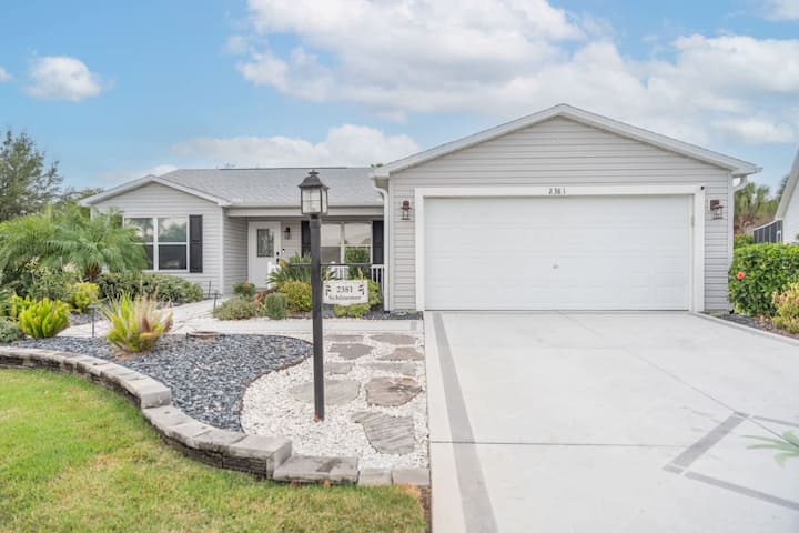 The Caddy Shack, Heated Pool, 4 Seater Golf Cart - The Villages, FL