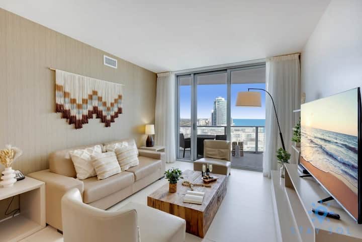 Beachfront Resort+ Pool | Insane Ocean View Balcon - Hallandale Beach, FL