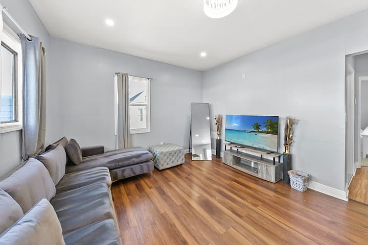 Cozy 3br Home • Smart Tv + Workspace - Dayton, OH