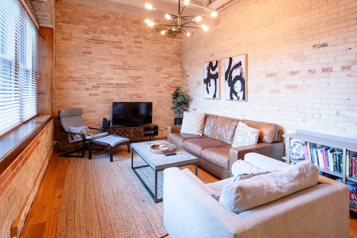 Ground Floor Condo In Downtown Grand Haven - Grand Haven, MI