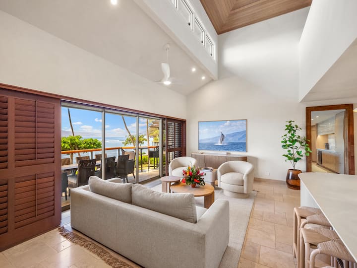 Newly Remodeled- Stunning 4bd Oceanfront Villa - Lahaina, HI