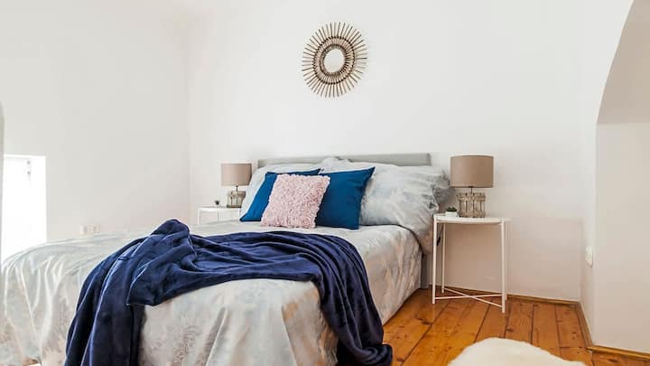 Walk To Opera & Gozsdu–4br Duplex &Private Terrace - Budapest