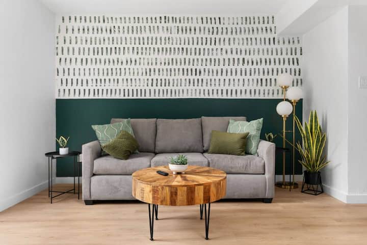 Modern 8br Dream Home In Austin’s Center! - Austin, TX