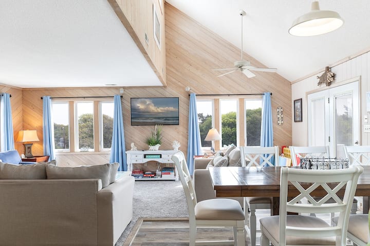 Beach Combers, Oceanside Home - Emerald Isle, NC
