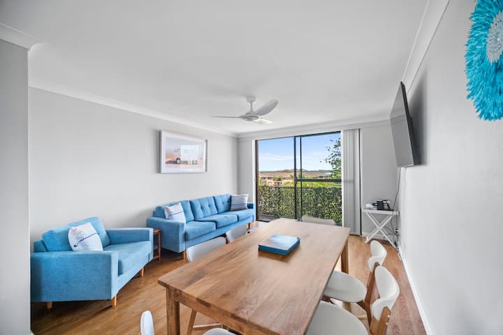 Amaroo 47 - Sunny Coastal Retreat - Forster