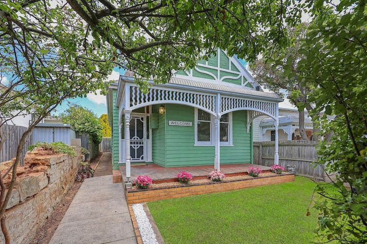 Minty - Funky Central Cottage - Flagstaff Hill Maritime Village, Warrnambool