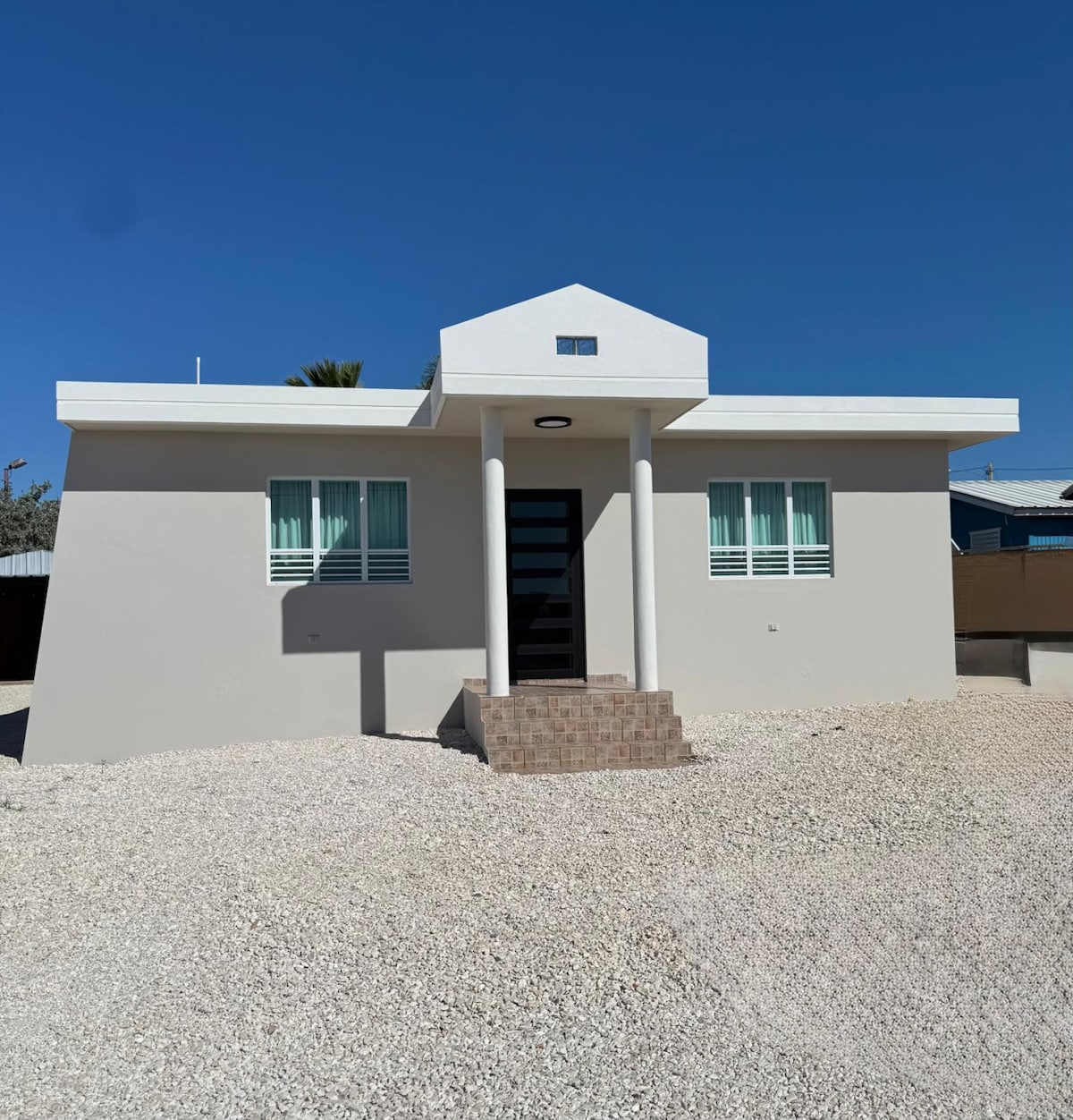 Rubí Ocean House • Modern • Pool • Beach 2 min - Houses for Rent in El ...