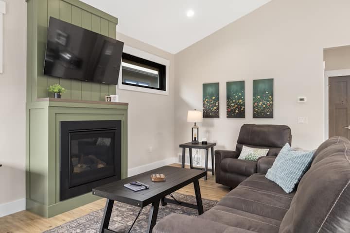 Newly Built One Bedroom Cottage Close To Restauran - Red Lodge, MT