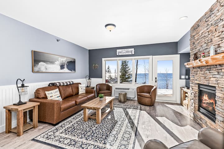Whispering Pines Lake Views | 2br King Suite - Two Harbors, MN