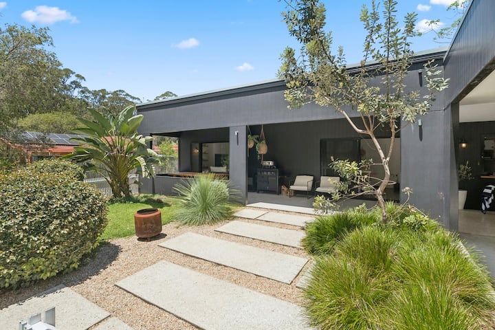 Donovan's Guest House - Foodies, Pet Friendly - Coffs Harbour