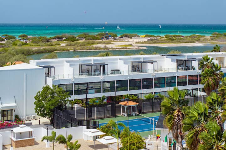 Romantic 1br Getaway W/ Private Jacuzzi By Bocobay - Aruba