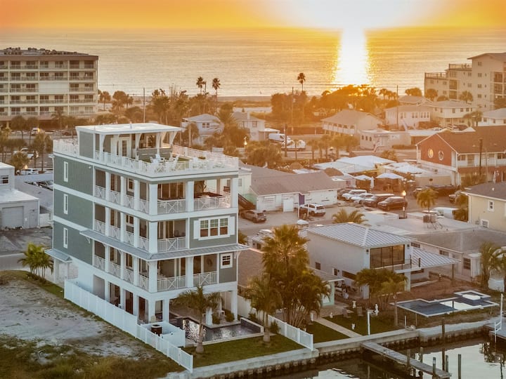 John’s Pass|sleeps 41|heated Pool+hot Tub - St. Pete Beach, FL