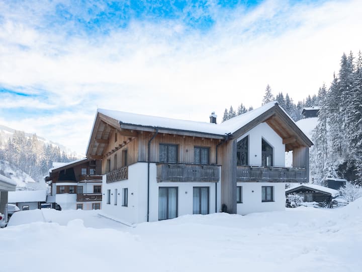 Chalet In Saalbach Near Ski Lift - Saalbach-Hinterglemm