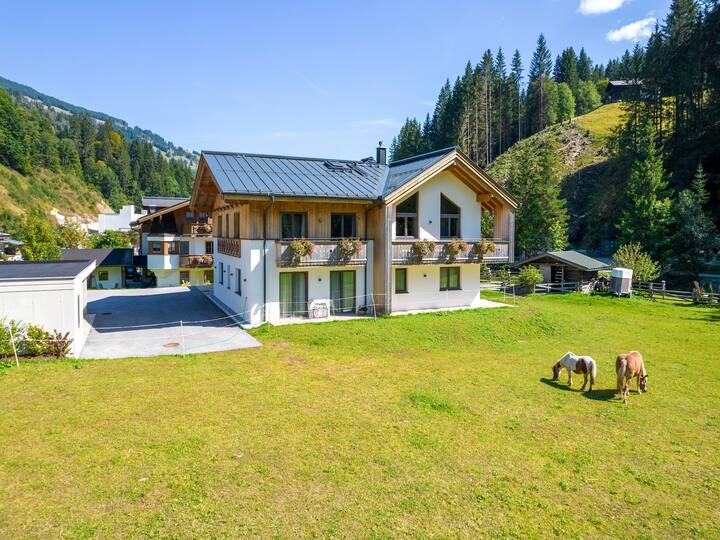 Chalet In Saalbach Near Ski Lift - Saalbach-Hinterglemm