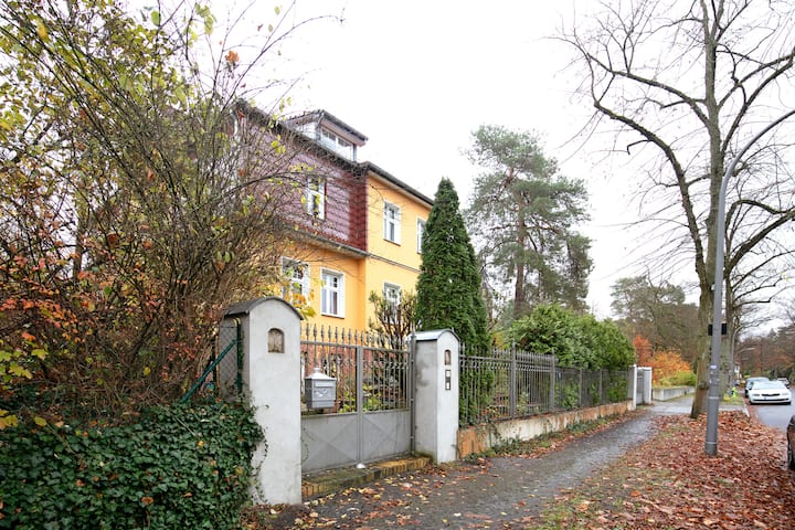 Grüne Oase In Der Großstadt - Teltow