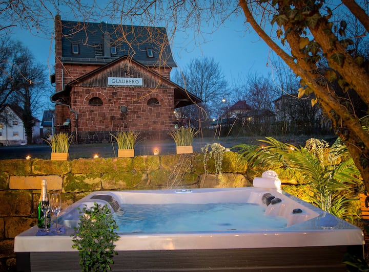 Haltestelle Glauburg - Sauna & Whirlpool - Niemcy