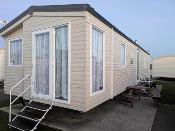 Modern Caravan At Ty Mawr Wales, Ref 86018c - Towyn