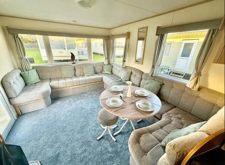 Cosy Caravan At Highfield Grange Ref 26263e - Clacton-on-Sea