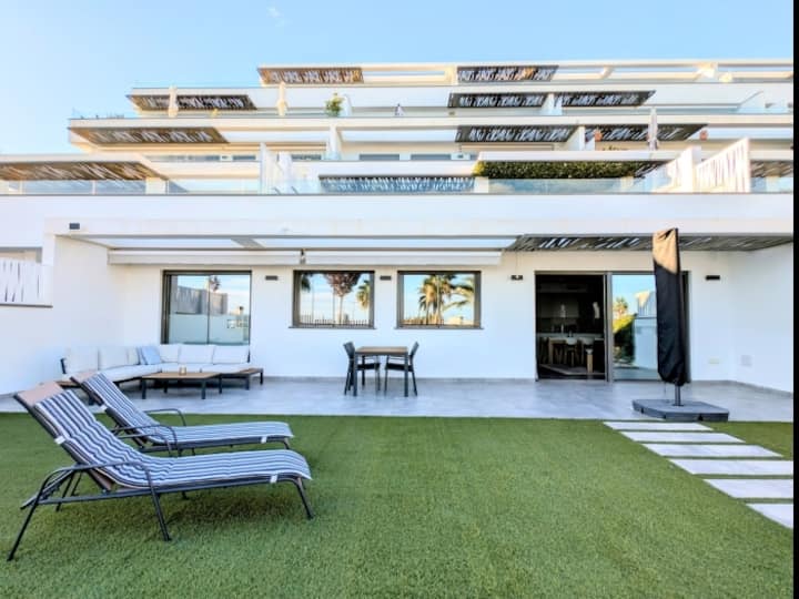 Bajo Con Gran Jardín, Piscina Y Vistas Al Mar - Finestrat