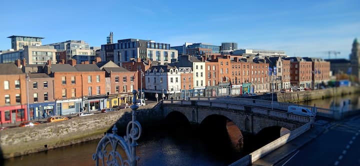 Cozy & Modern Apartment With Scenic Bridge Views - Dublin