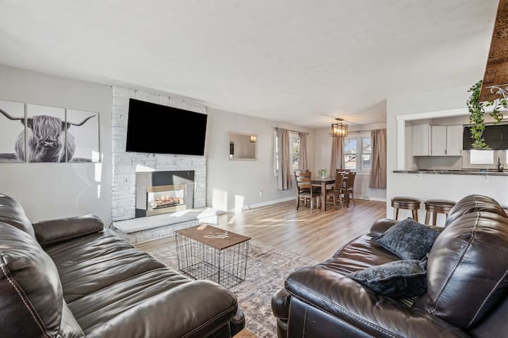 Central Davenport Modern 3br - Davenport, IA