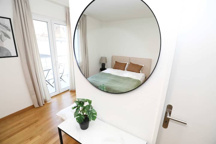 New City Center Apt, With Private Entry & Parking - Zúrich