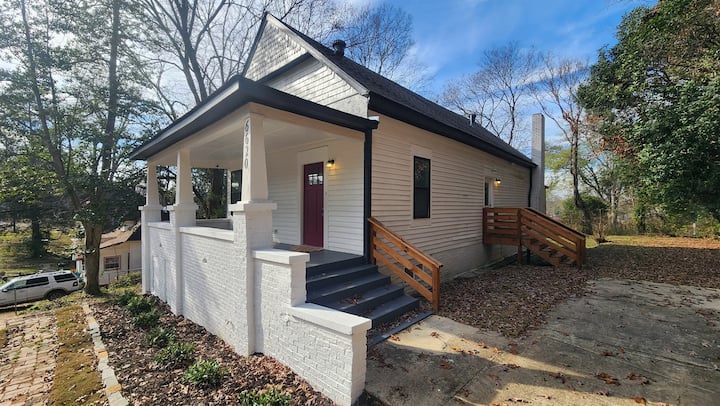 Magic City Manor: Groups/driveway/game Room/wifi - Birmingham, AL