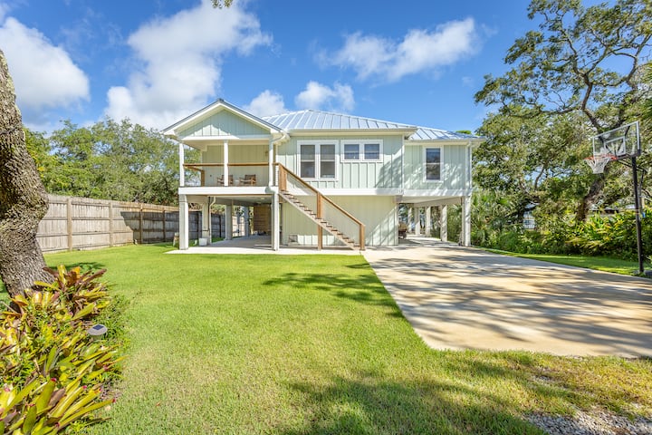 Sea La Vie-250-ft Dock Home On The Bay - Alligator Point, FL