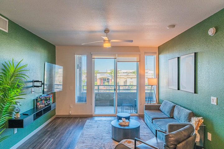 Westgate & Stadium | Balcony-pool-gym-parking-w/d - Glendale, AZ