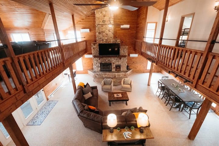 Lakeview Lodge: King Bed, Game Room + Fire Pit - Kentucky