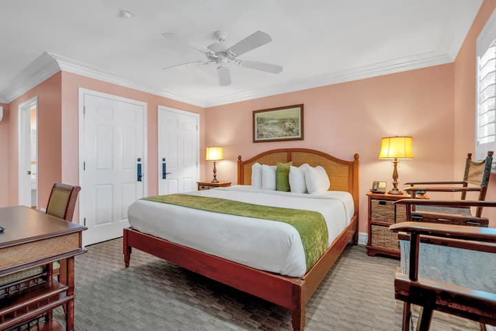 Marina Views | 1 Unit | Key Largo Waterfront Stay - Key Largo, FL