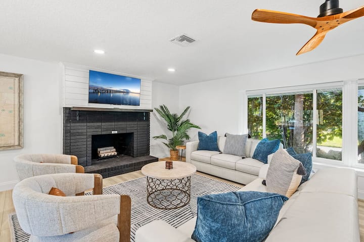 Family‑friendly House W/ Pool, Game Room, & Patio! - 墨爾本海灘