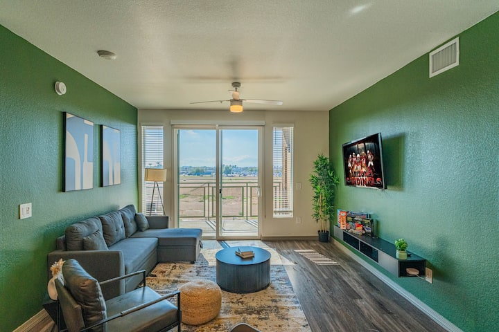 Spot Near Westagate W/balcony,pool,gym,parking,w/d - 格蘭岱爾