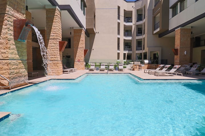 King Bed -Pool-desk-parking-shop-close To Old Town - Scottsdale, AZ