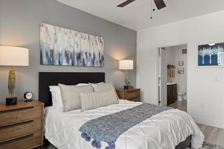 Outdoor Games • Heated Pool •Close To Golf & Shops - Arizona