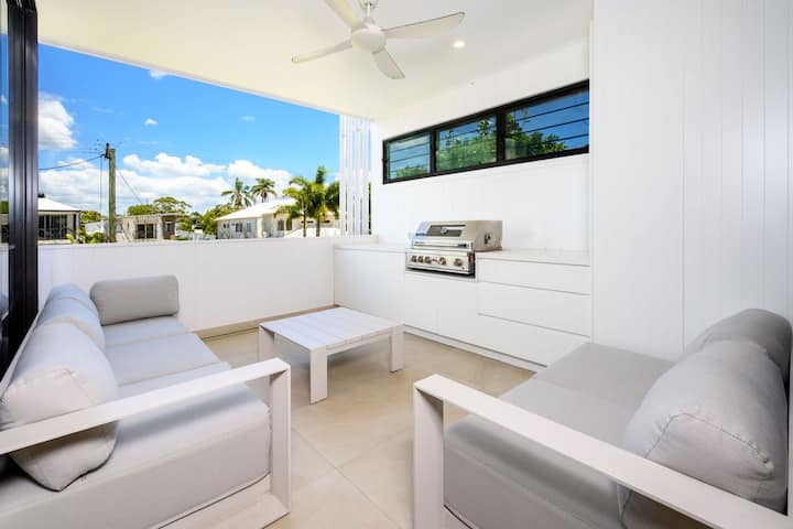 Catalina Palm Beach Retreat - Gold Coast