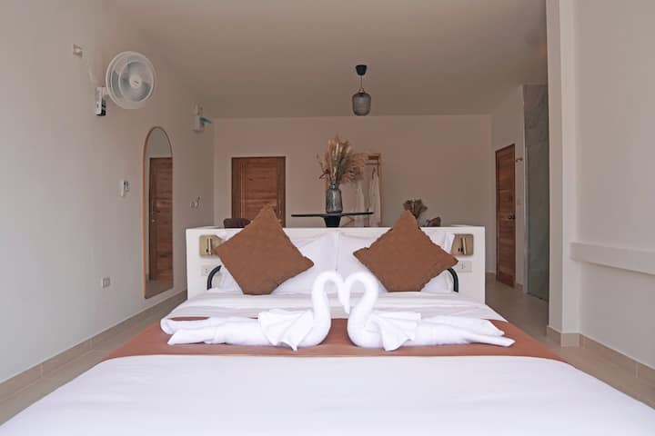 Sea View Executive Penthouse - By Aura - Ko Tao